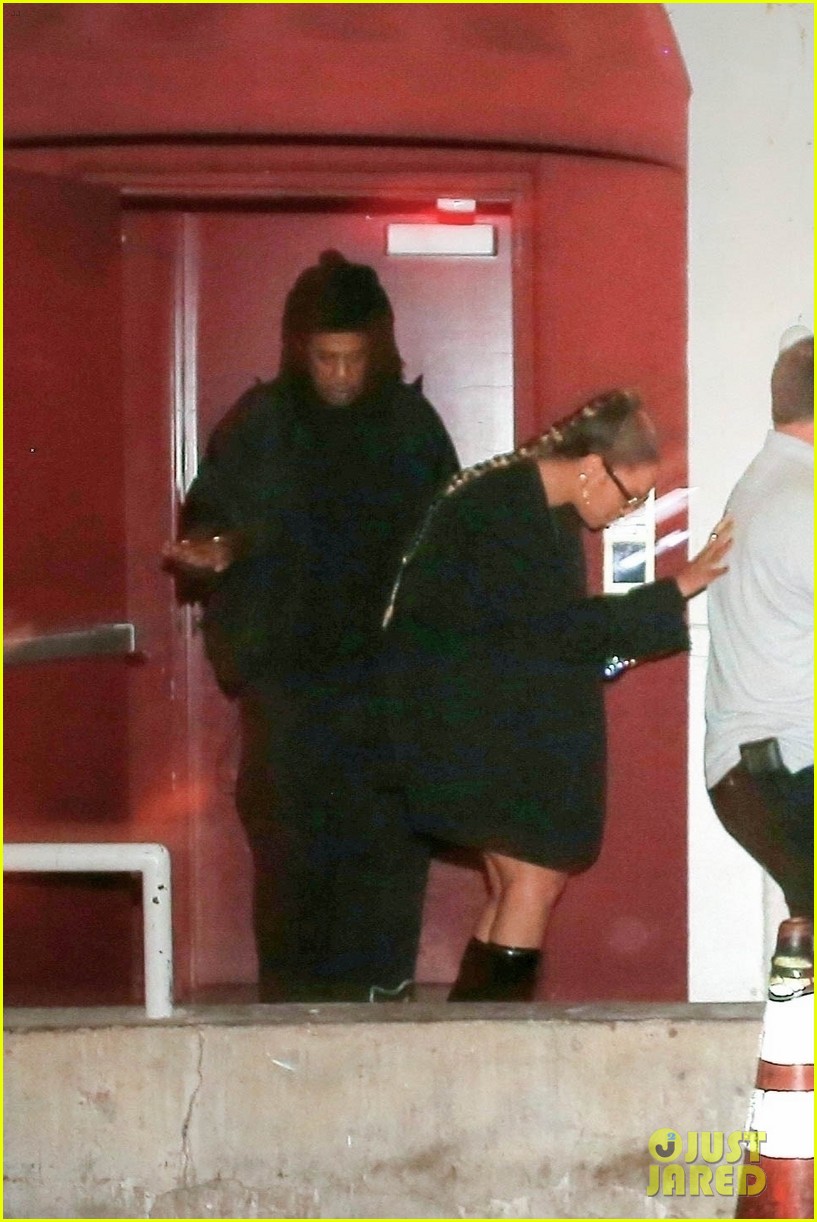 Beyonce & Jay-Z Grab Dinner with Friends in Beverly Hills: Photo ...