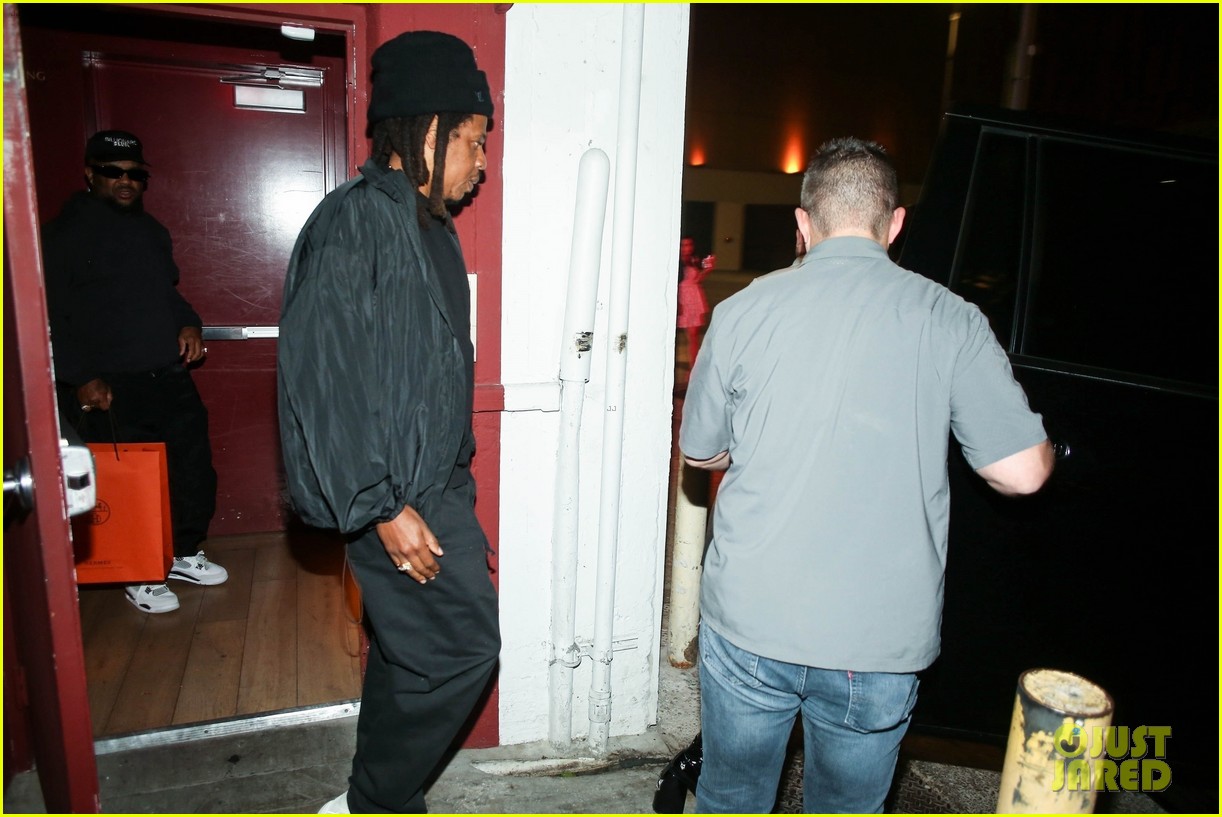 Beyonce & Jay-Z Grab Dinner with Friends in Beverly Hills: Photo ...