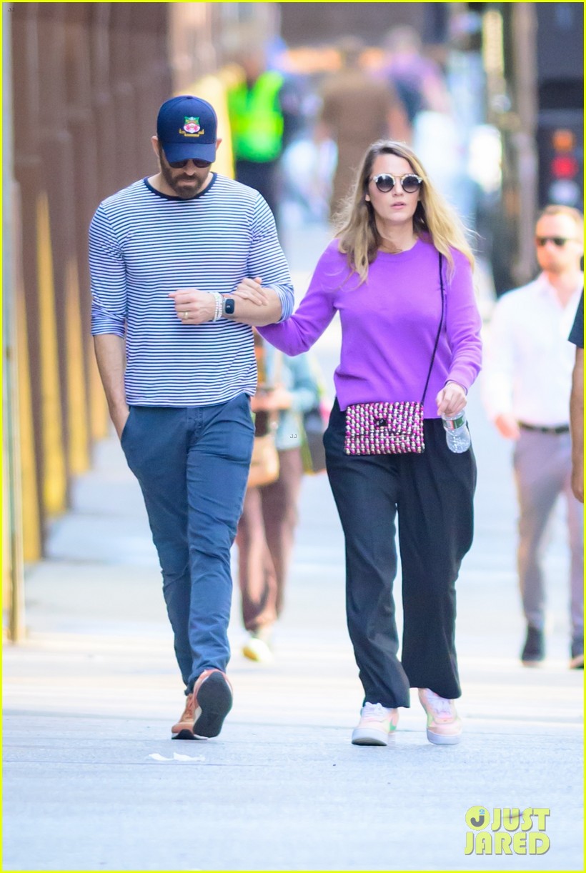 Blake Lively & Ryan Reynolds Spotted On a Wednesday Morning Walk in NYC ...
