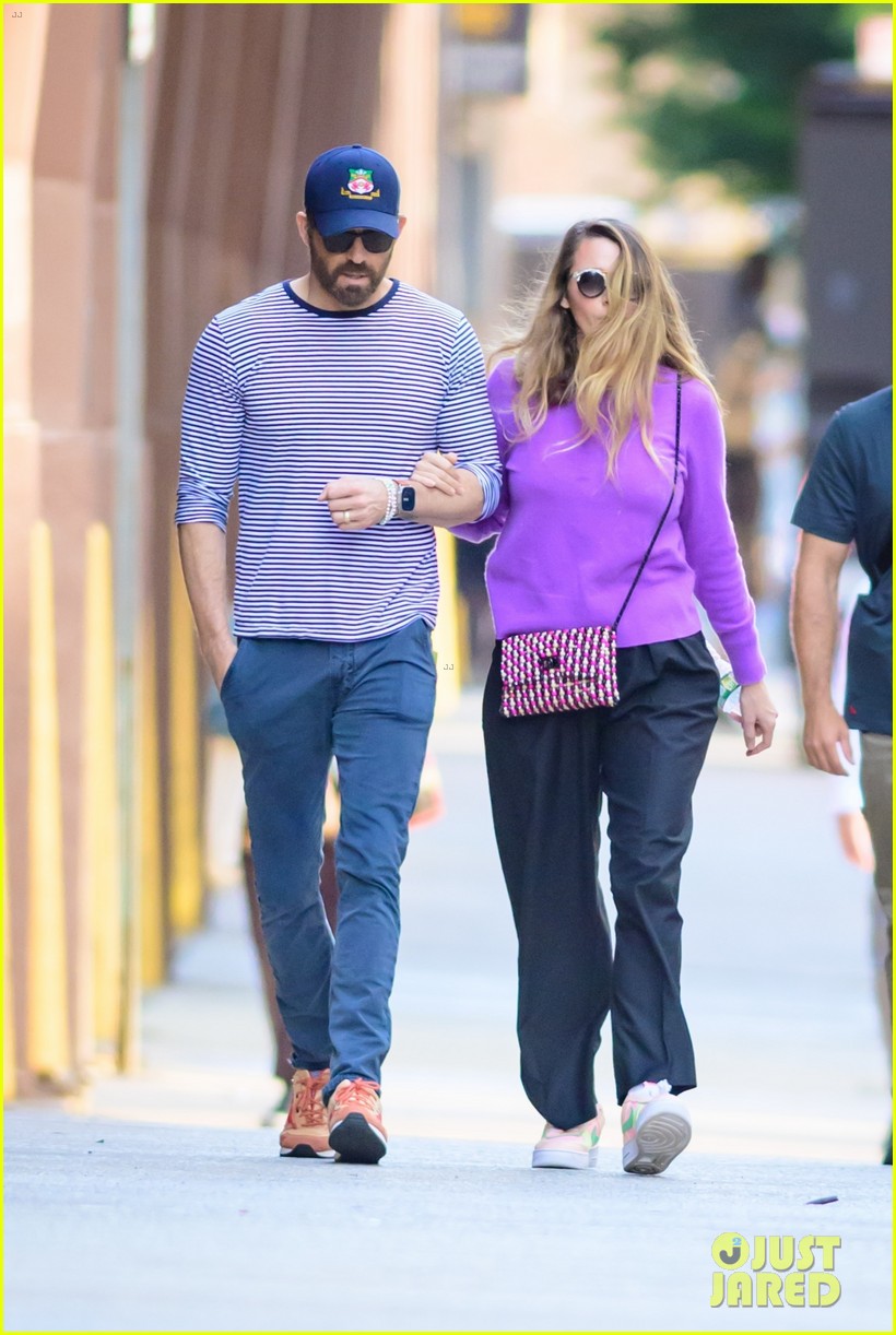 Blake Lively & Ryan Reynolds Spotted On a Wednesday Morning Walk in NYC ...