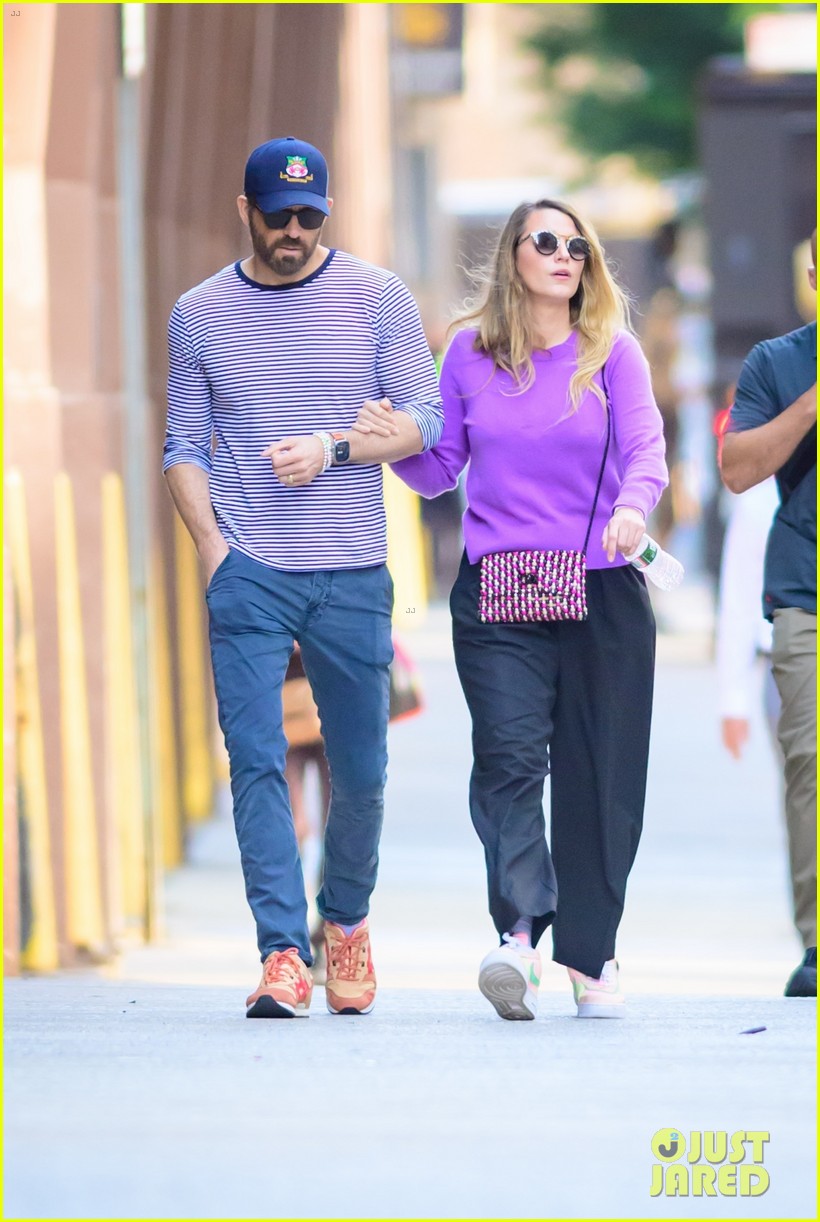Blake Lively & Ryan Reynolds Spotted On a Wednesday Morning Walk in NYC ...