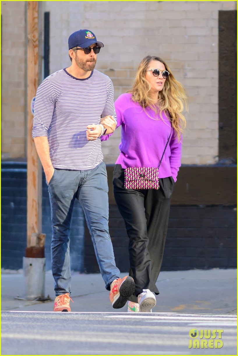 Blake Lively & Ryan Reynolds Spotted On a Wednesday Morning Walk in NYC ...