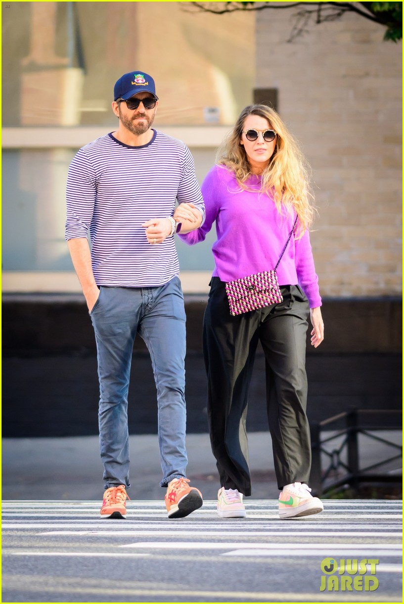 Blake Lively & Ryan Reynolds Spotted On a Wednesday Morning Walk in NYC ...