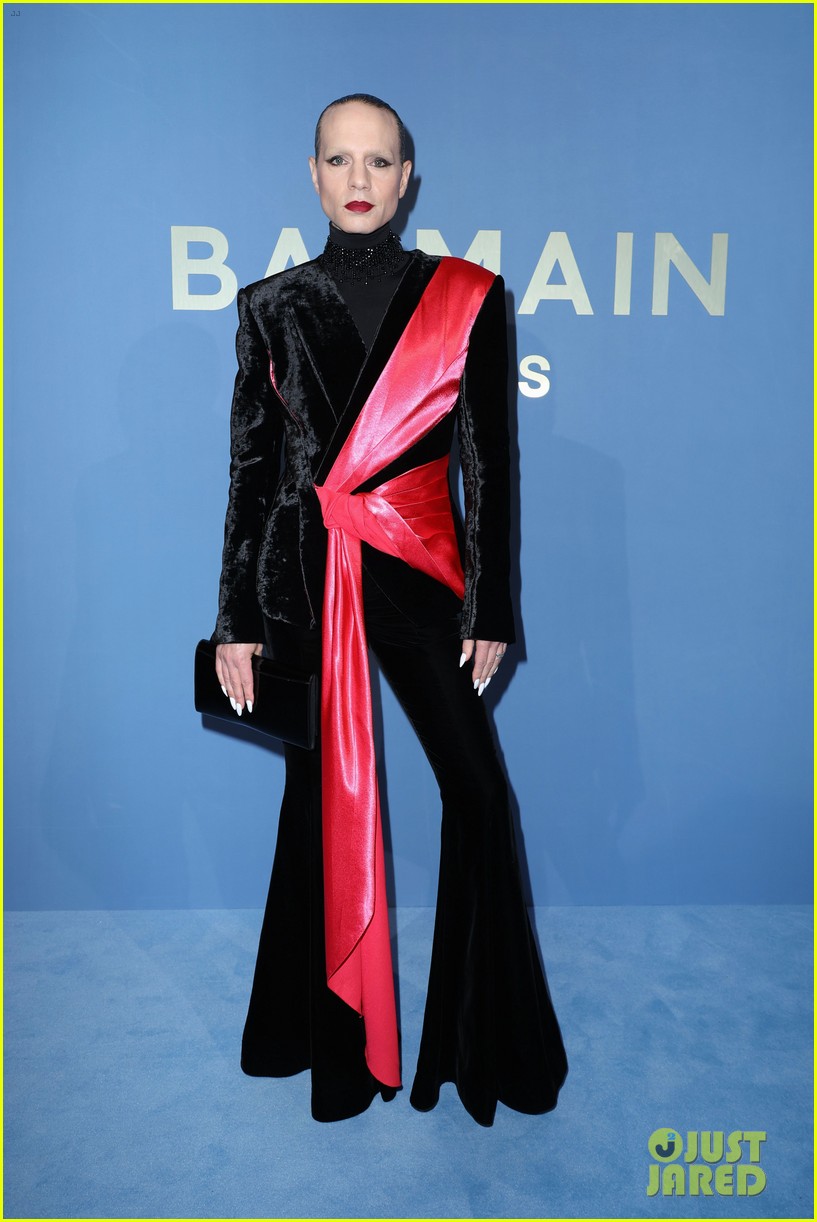 Cher & On-Again Boyfriend Alexander 'AE' Edwards Hold Hands Arriving at ...