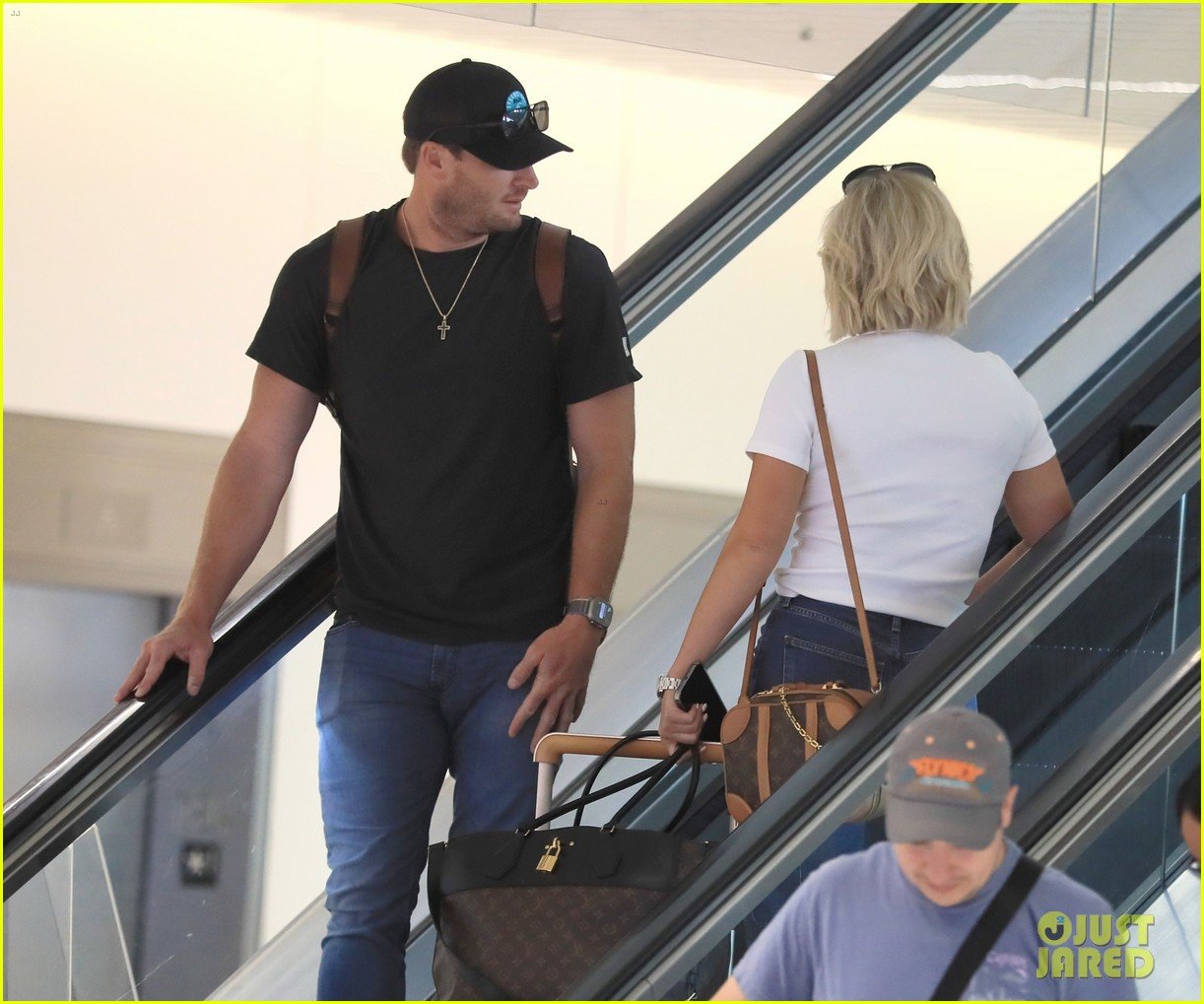 Savannah Chrisley Spotted with New Boyfriend Robert Shiver, Who Was a ...