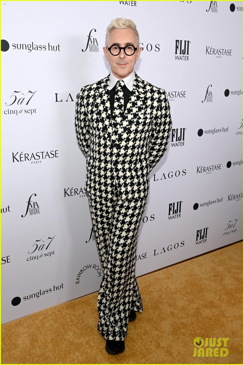 Sarah Jessica Parker & Pamela Anderson Were Honored at 2023 Daily Front ...