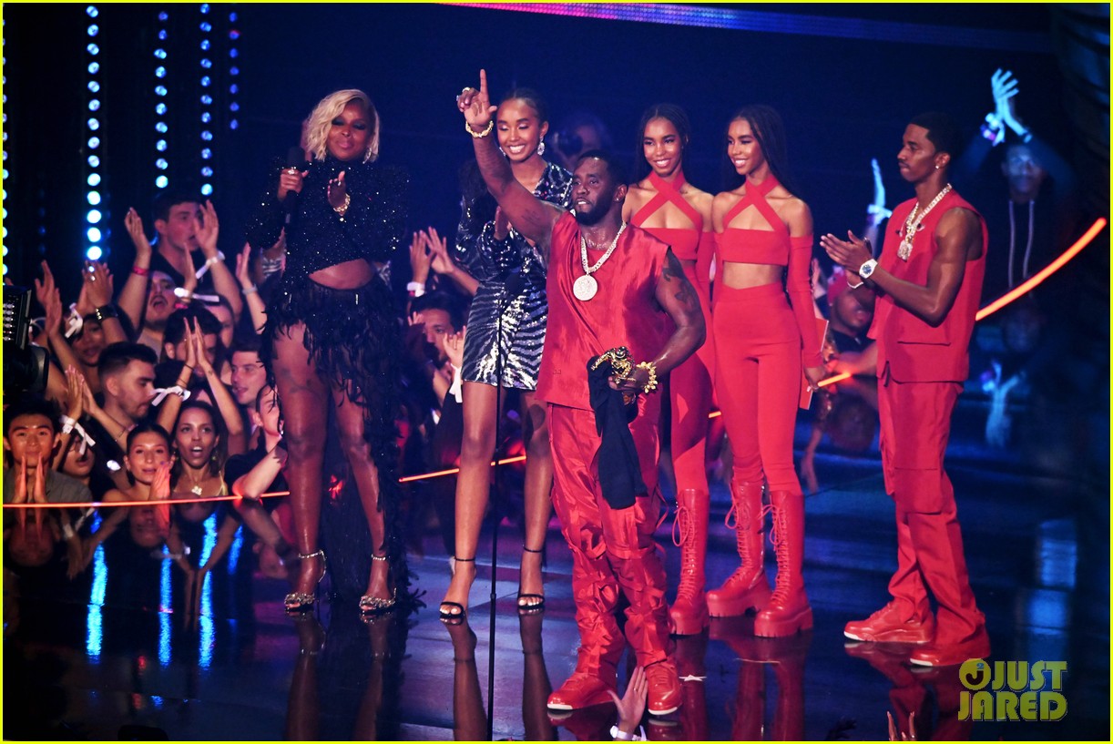 Diddy Performs Medley of His Hit Songs Before Accepting Global Icon Award at MTV VMAs 2023 ...