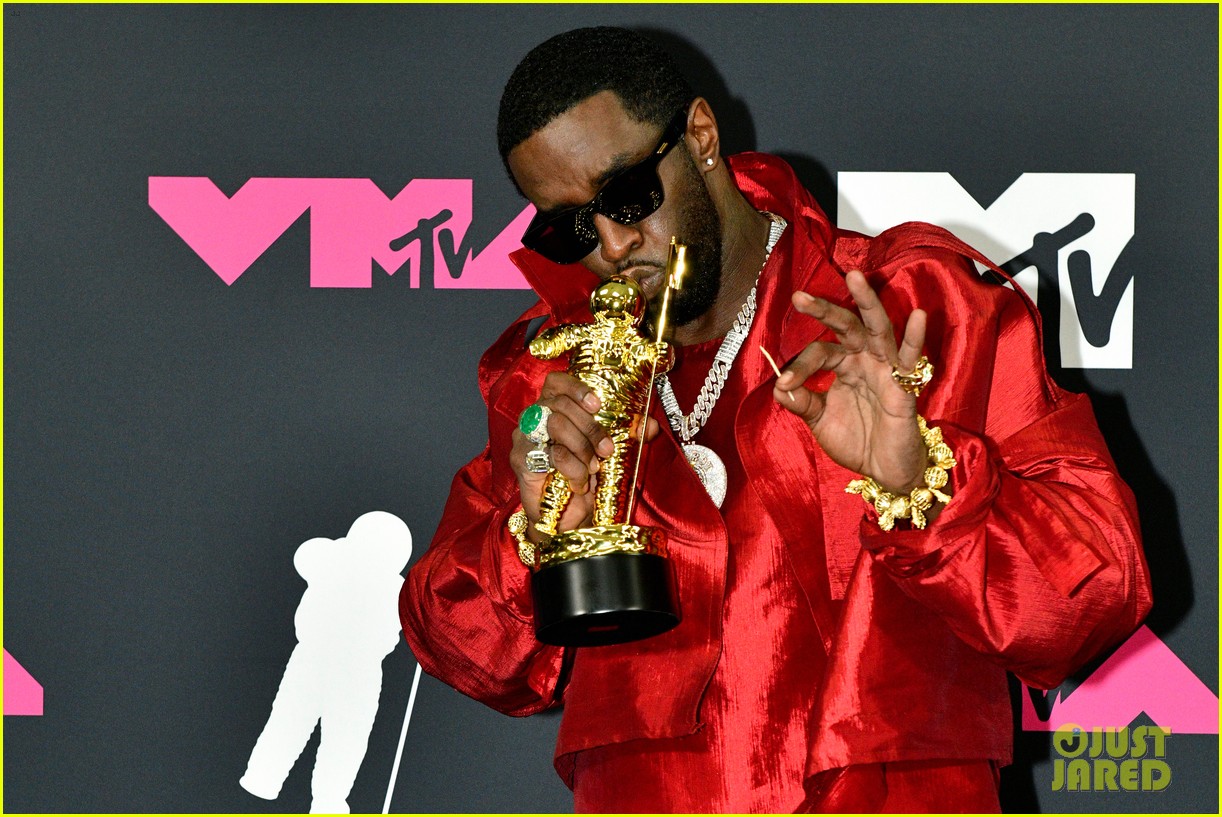 Diddy Performs Medley of His Hit Songs Before Accepting Global Icon Award at MTV VMAs 2023 ...