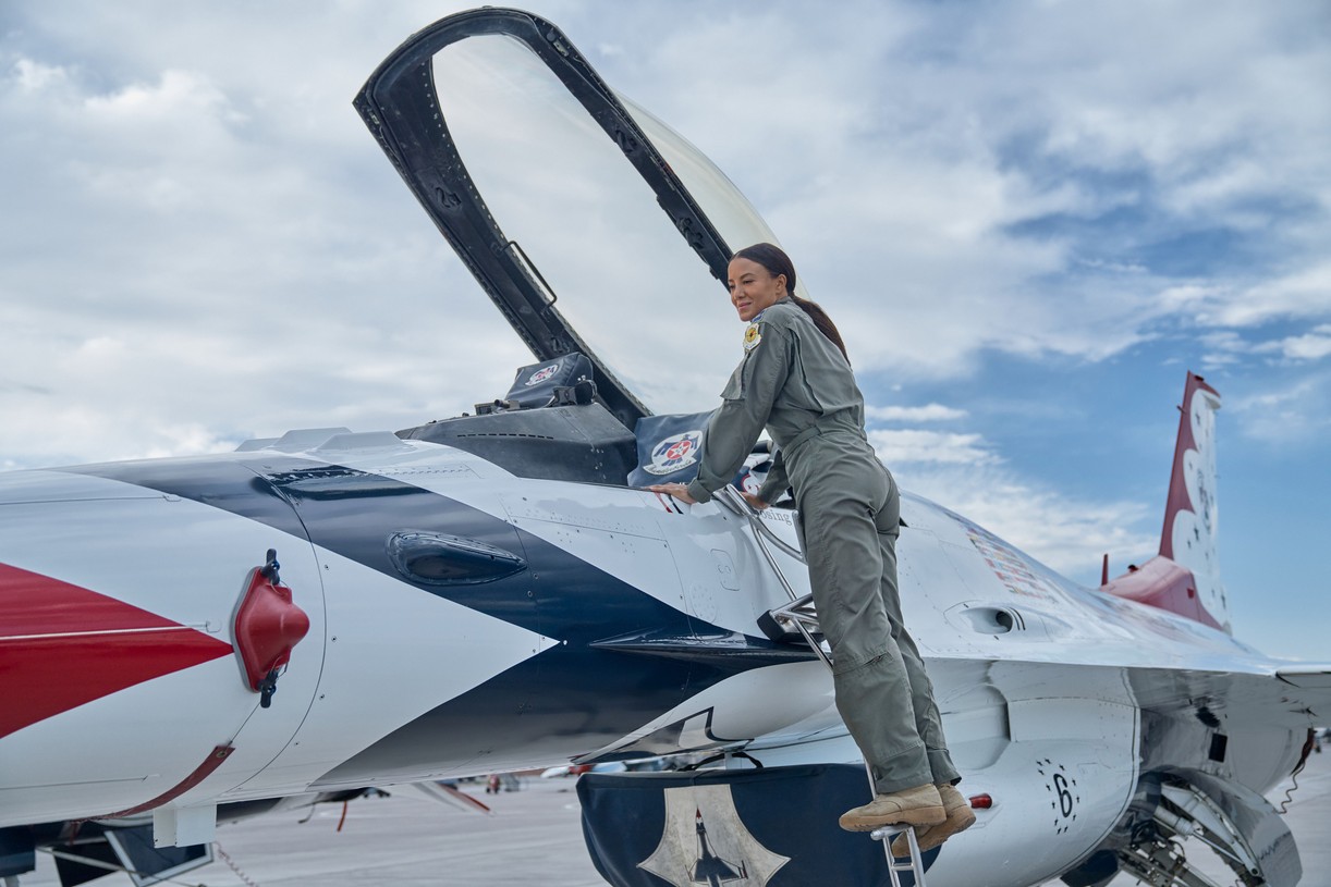 Heather Hemmens & Niall Matter Join The Thunderbirds In Hallmark Movies ...