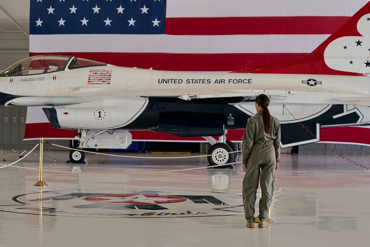 Heather Hemmens & Niall Matter Join The Thunderbirds In Hallmark Movies ...