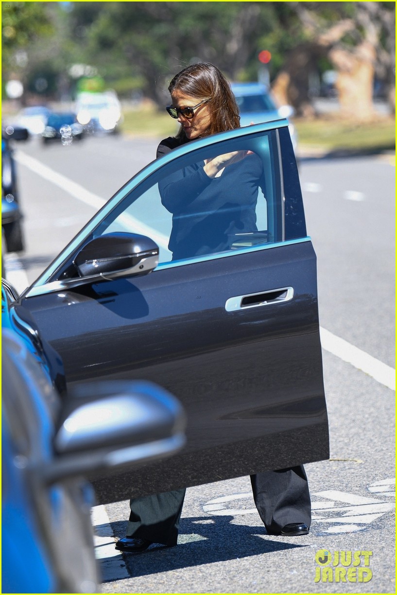 Ben Affleck Gives Ex-Wife Jennifer Garner a Ride After a Tuesday ...