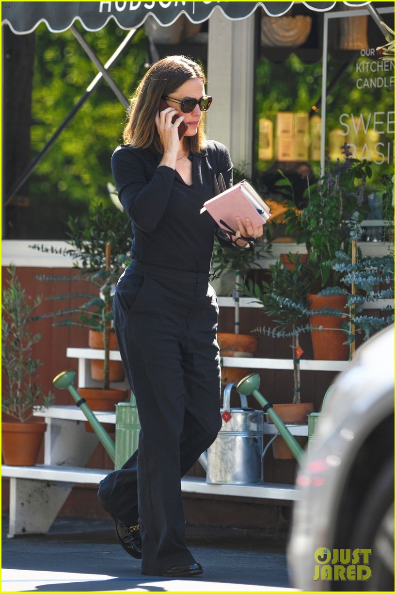 Ben Affleck Gives Ex-Wife Jennifer Garner a Ride After a Tuesday ...