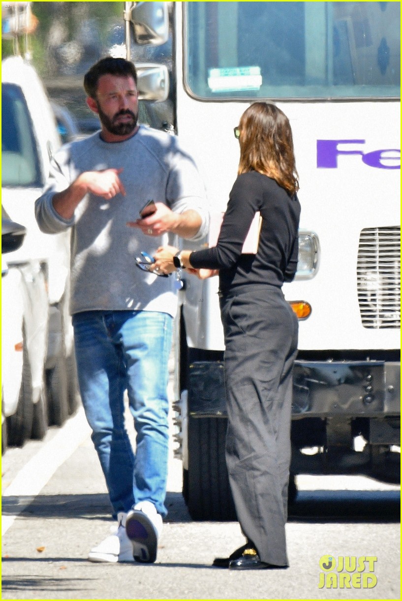 Ben Affleck Gives Ex-Wife Jennifer Garner a Ride After a Tuesday ...