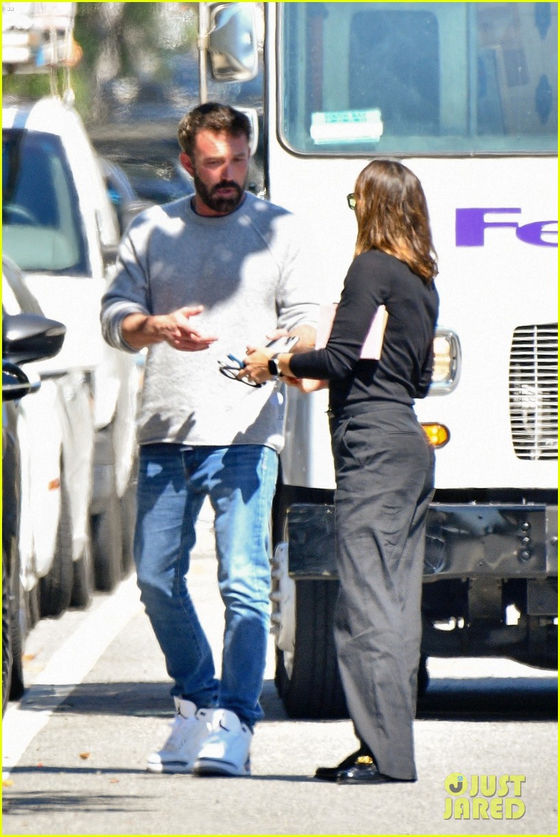 Ben Affleck Gives Ex-Wife Jennifer Garner a Ride After a Tuesday ...