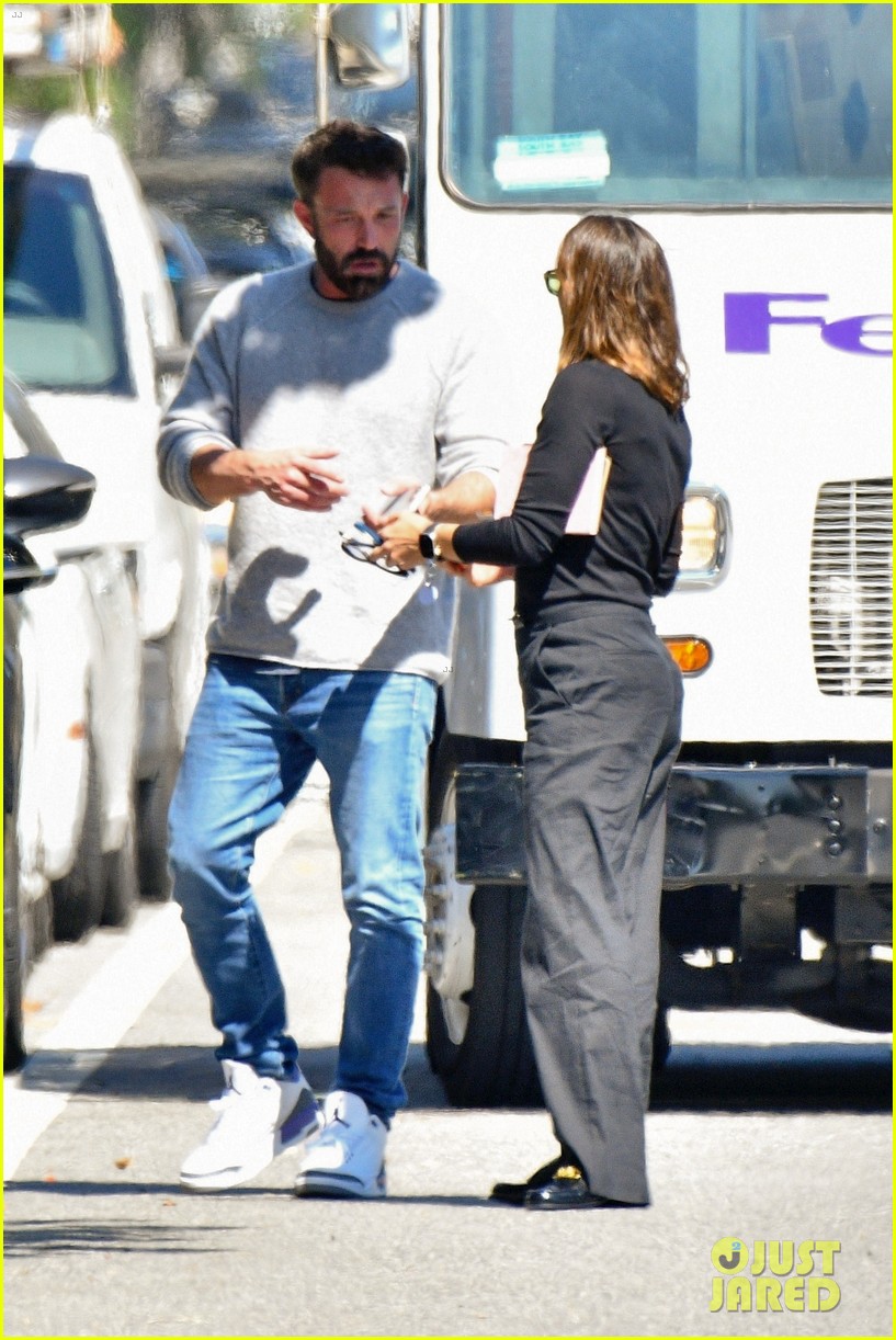 Ben Affleck Gives Ex-Wife Jennifer Garner a Ride After a Tuesday ...