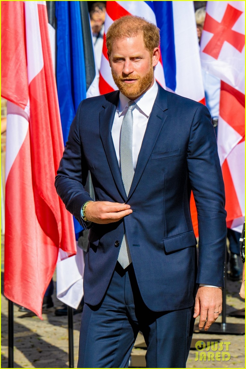 Prince Harry Attends 2023 Invictus Games in Düsseldorf, Germany: Photo ...
