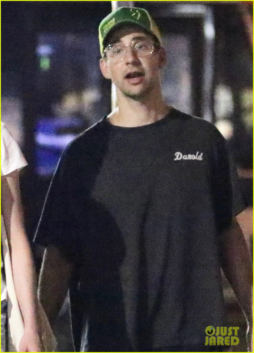 Newlyweds Jack Antonoff & Margaret Qualley Step Out for Late-Night Stroll in NYC: Photo 4965367 ...
