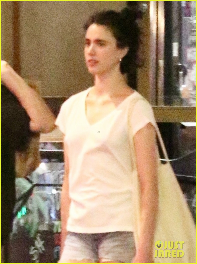 Newlyweds Jack Antonoff & Margaret Qualley Step Out for Late-Night Stroll in NYC: Photo 4965369 ...