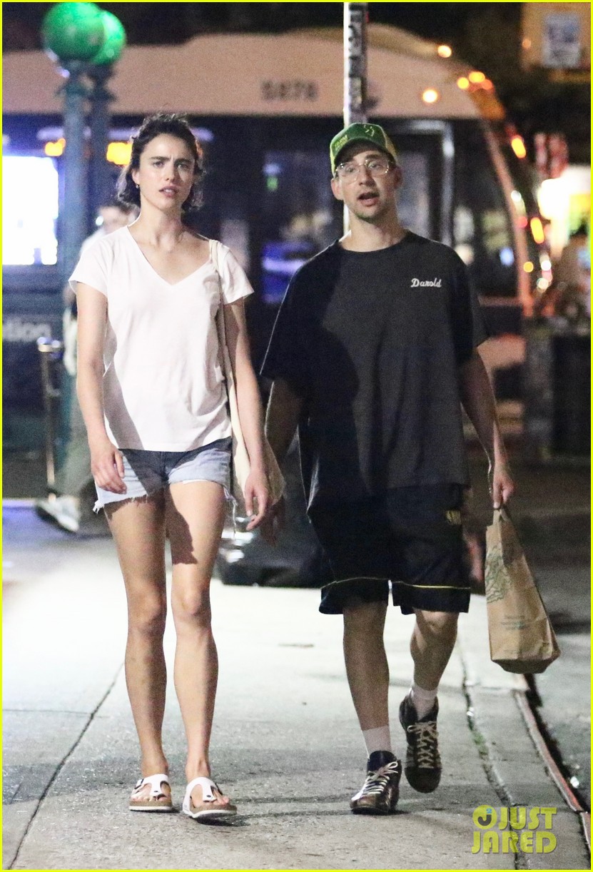 Newlyweds Jack Antonoff & Margaret Qualley Step Out for Late-Night Stroll in NYC: Photo 4965370 ...
