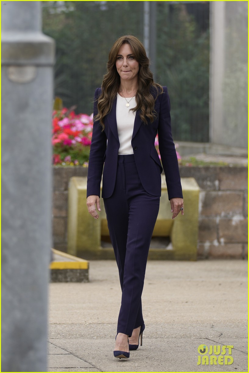 Here's How Princess Catherine Injured Her Fingers After Fans Notice ...