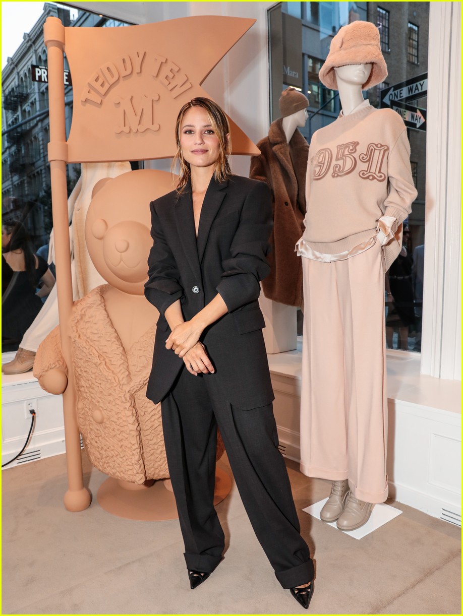 Katie Holmes, Dianna Agron & More Stars Enjoy Each Other's Company at ...