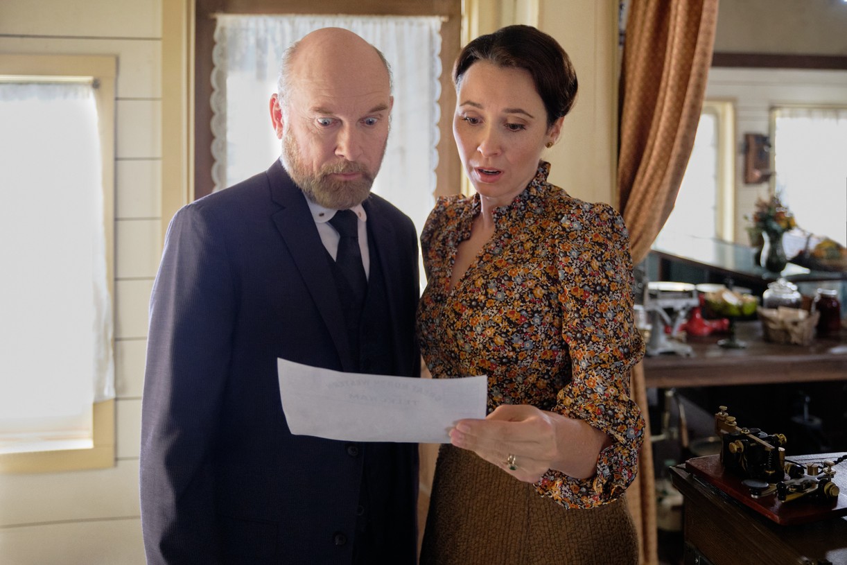 Nathan Finds Himself In Major Danger on Hallmark Channel's 'When Calls ...