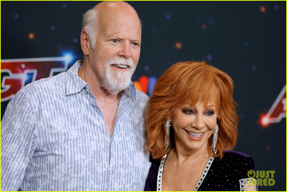 Who Is Reba McEntire's Boyfriend? She Started Dating Rex Linn in 2020 ...