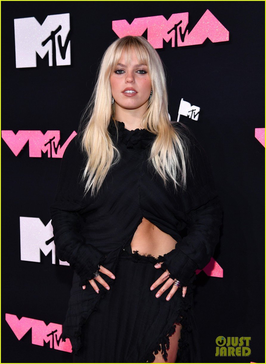 Reneé Rapp Stuns in Black on MTV VMAs 2023 Red Carpet: Photo 4967594 ...