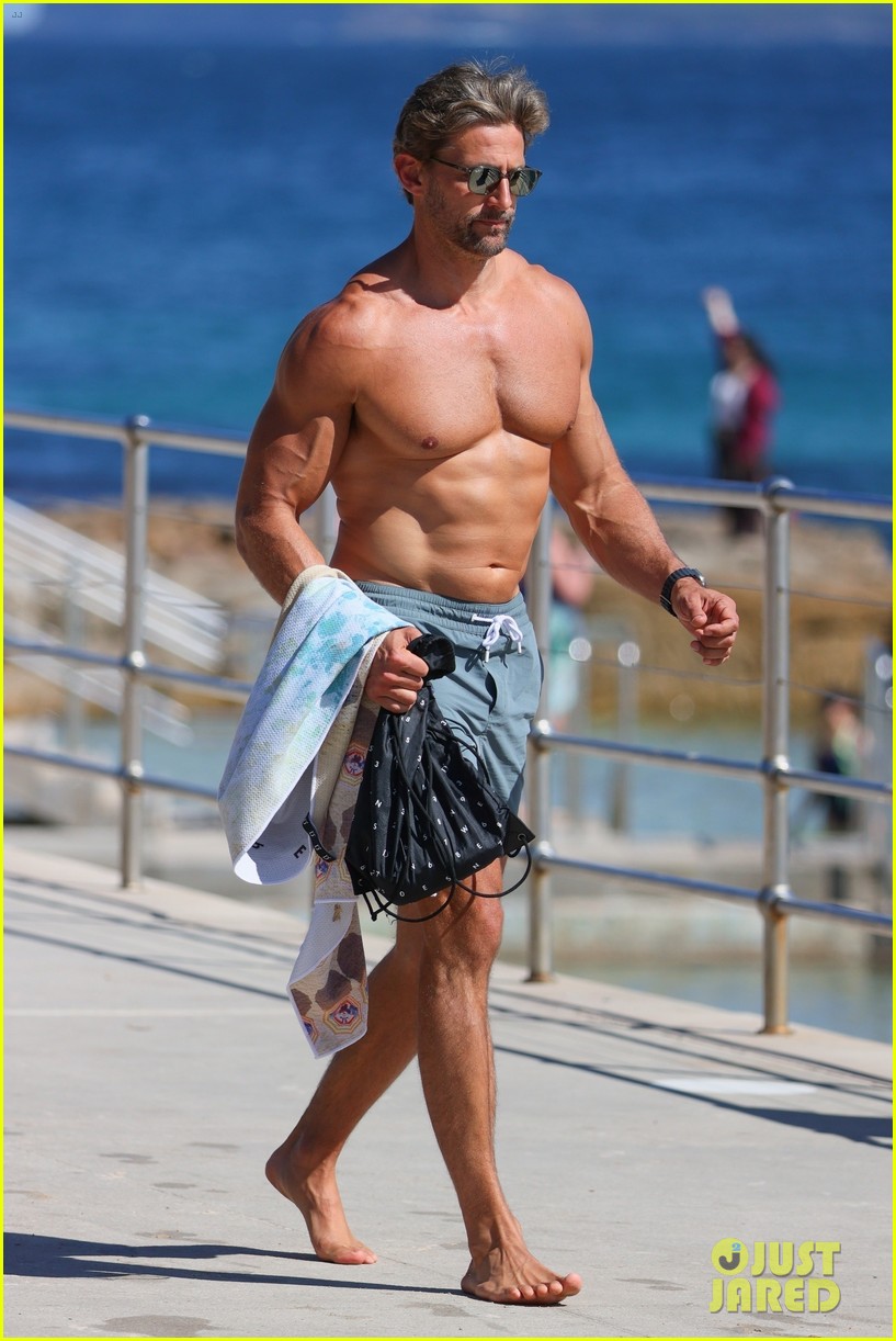 Tim Robards, the First 'Bachelor' in Australia, Bares Buff Body During ...