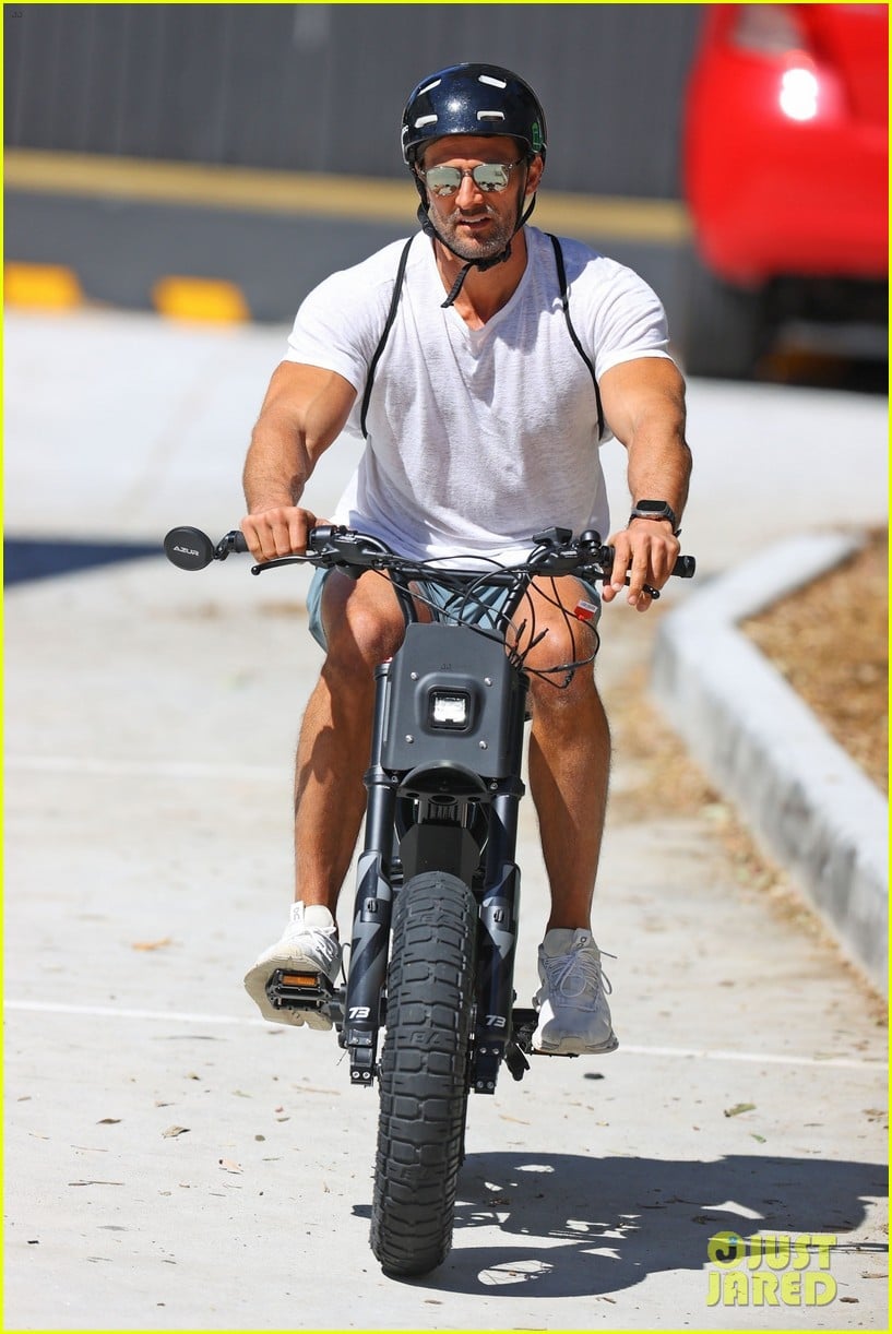 Tim Robards, the First 'Bachelor' in Australia, Bares Buff Body During ...