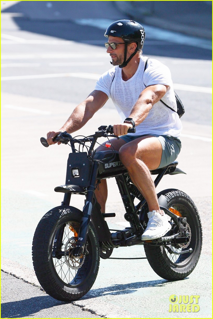 Tim Robards, the First 'Bachelor' in Australia, Bares Buff Body During ...