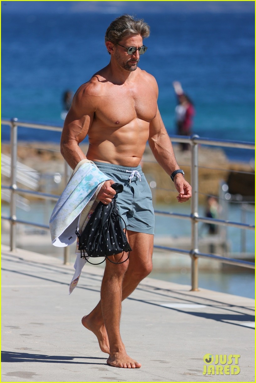 Tim Robards, the First 'Bachelor' in Australia, Bares Buff Body During ...