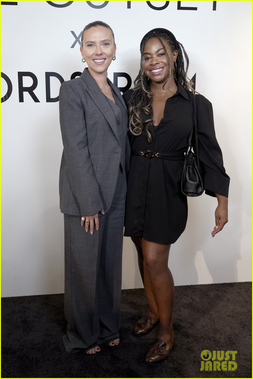 Scarlett Johansson Goes Chic With A Gray Suit For Launch Of Her ...