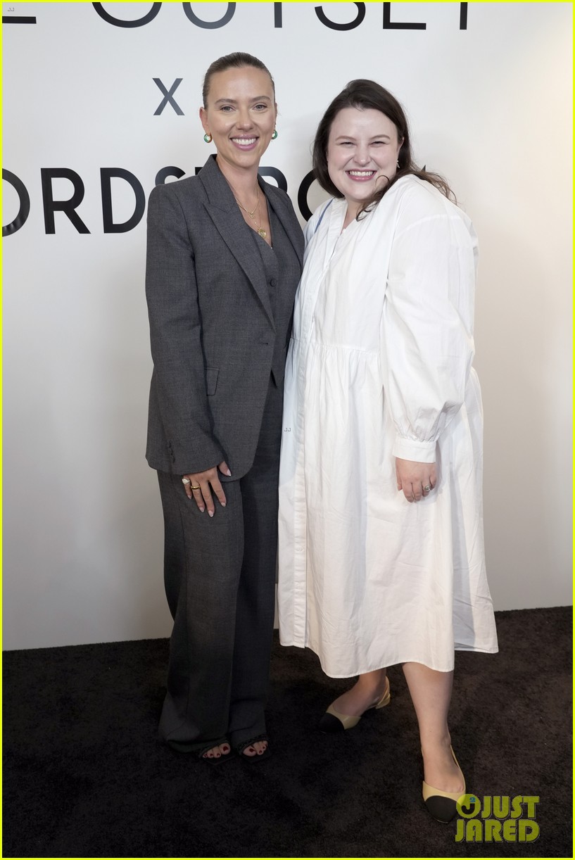 Scarlett Johansson Goes Chic With A Gray Suit For Launch Of Her ...