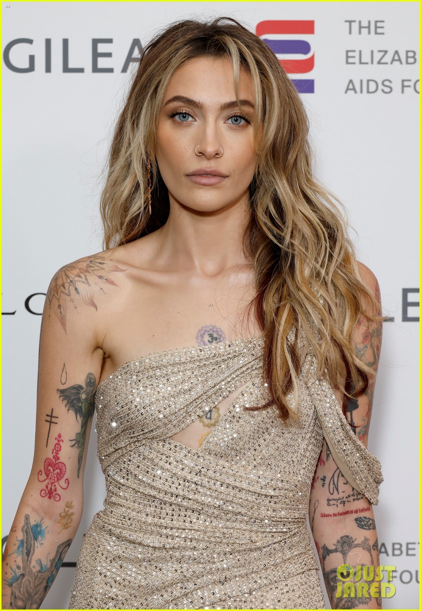 Angela Bassett & Courtney B. Vance Honor Magic Johnson & Wife Cookie at ...