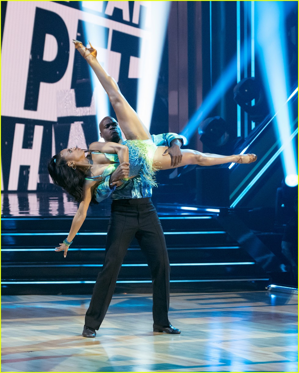 Adrian Peterson Talks Challenges of 'Dancing With the Stars,' Getting ...