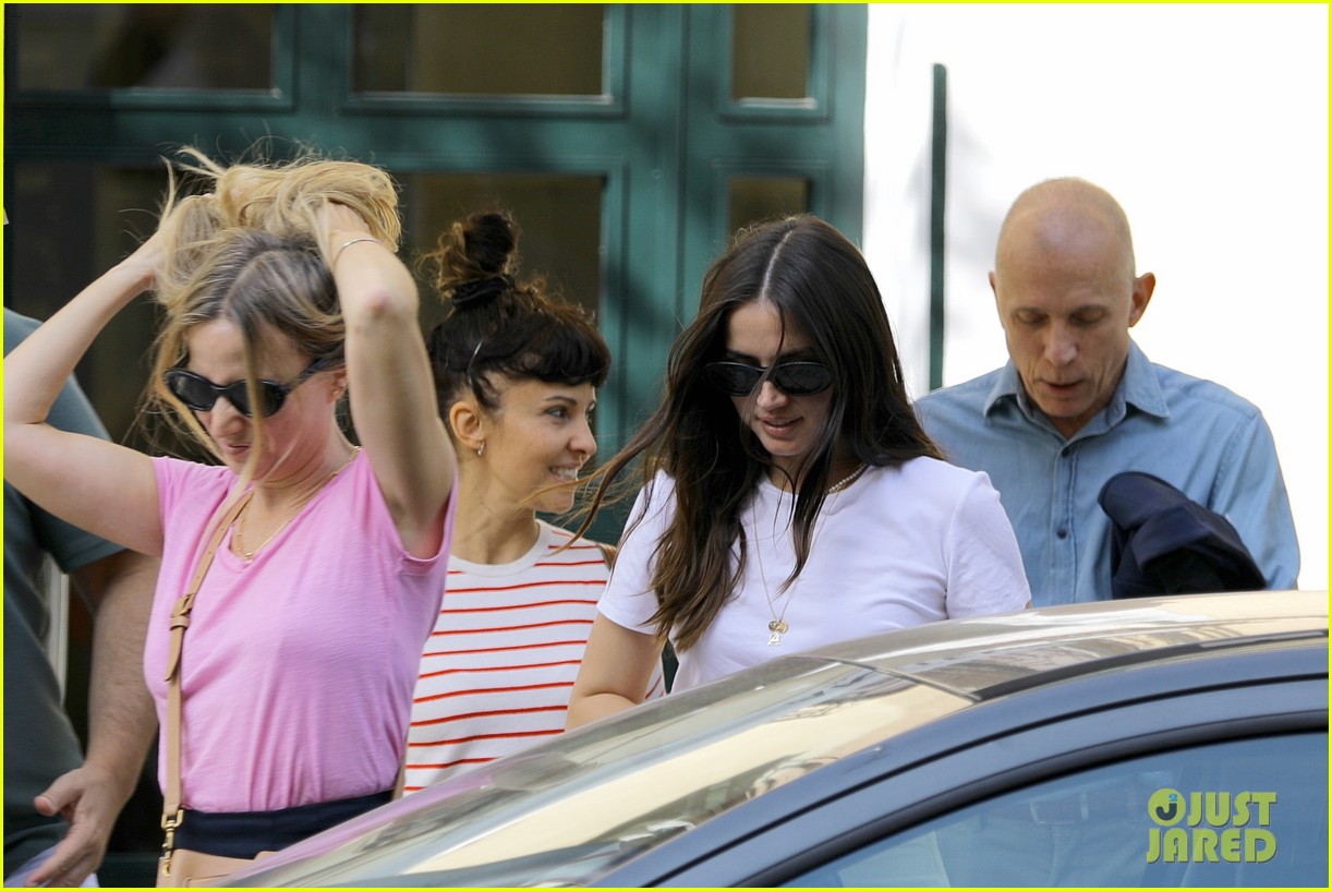 Ana De Armas Reunites With Her Friends in Madrid - Here's Who Joined ...
