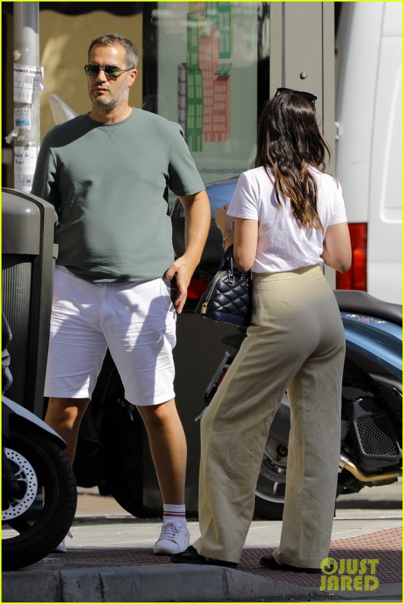 Ana De Armas Reunites With Her Friends in Madrid - Here's Who Joined ...