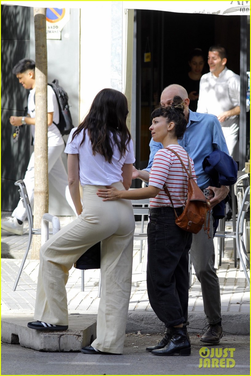 Ana De Armas Reunites With Her Friends in Madrid - Here's Who Joined ...