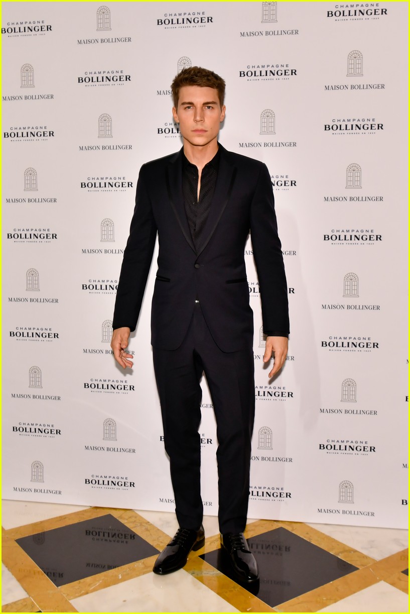 Rachel Brosnahan Joined By Sister Lydia at Maison Bollinger NYC Launch ...