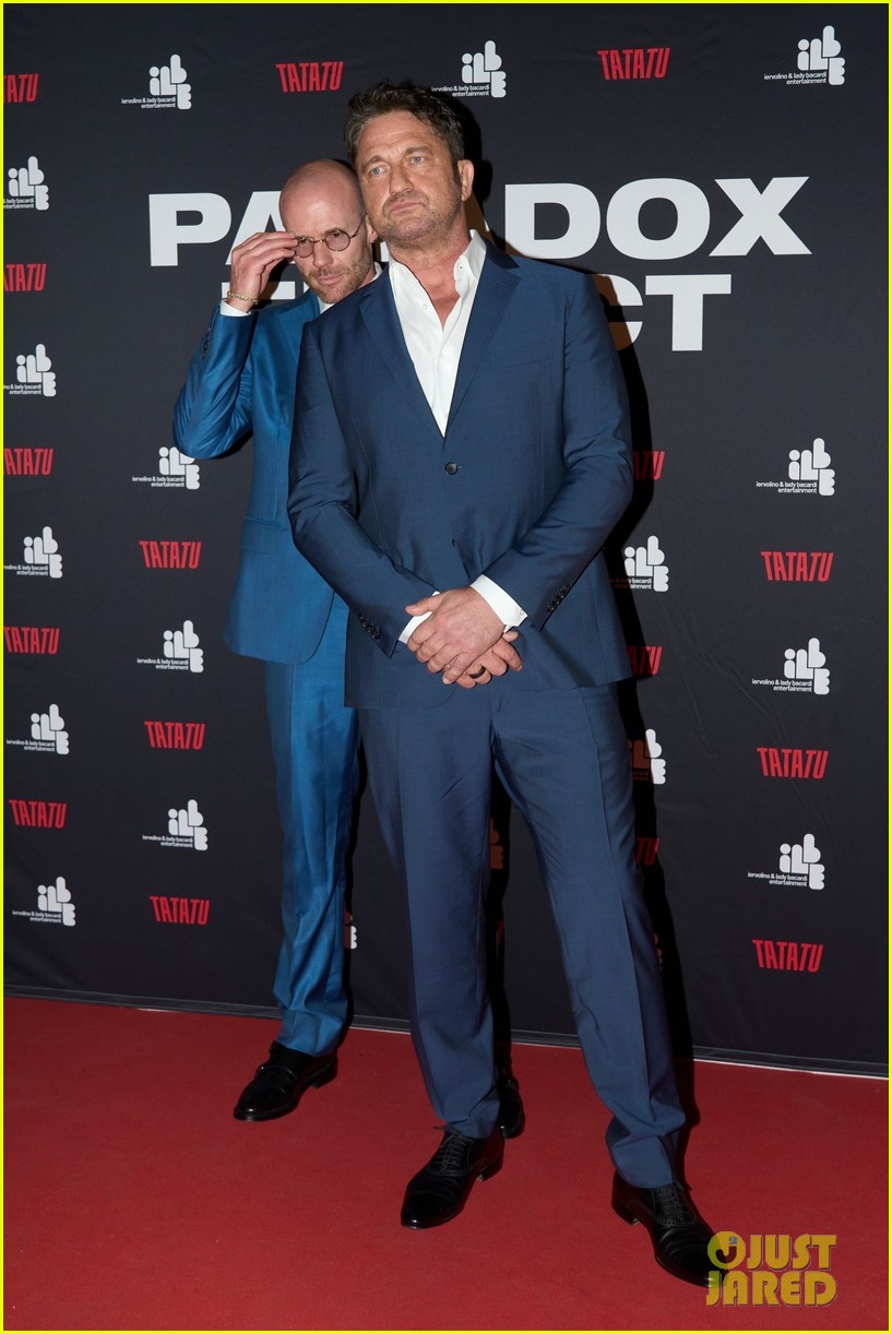 Gerard Butler Presents BFF Oliver Trevena with Breakout Actor Award at ...