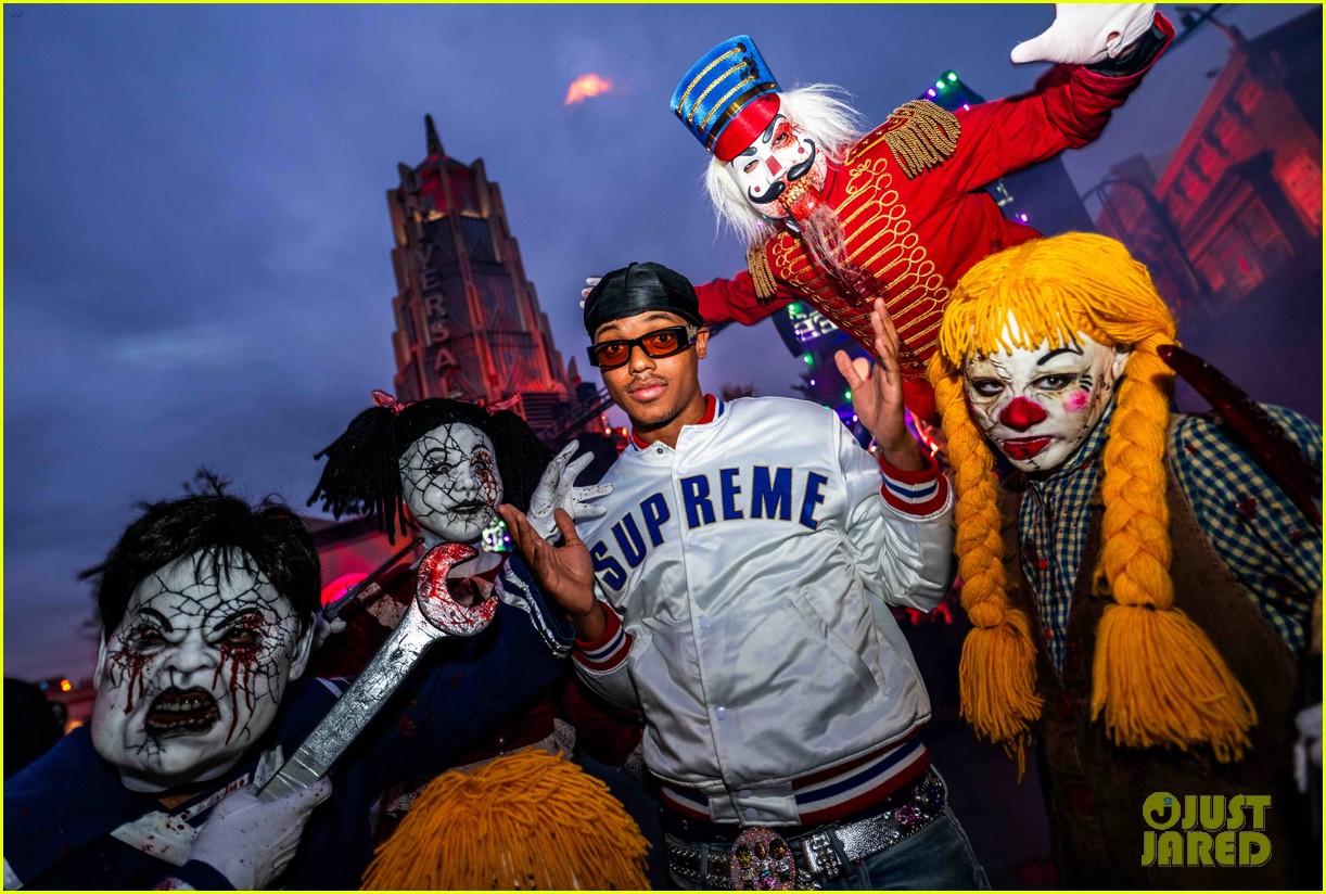 Billie Eilish & Colin Farrell Hit Halloween Horror Nights for Spooky ...