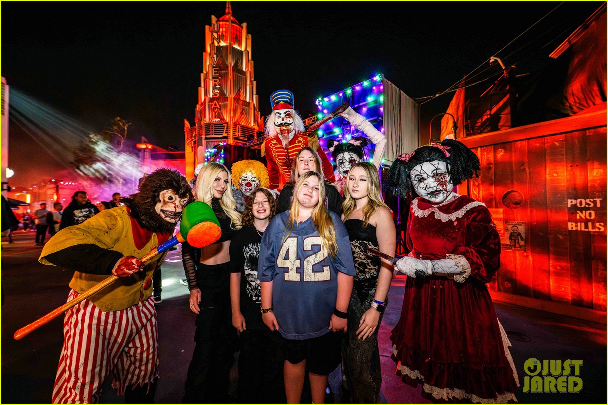 Billie Eilish & Colin Farrell Hit Halloween Horror Nights for Spooky ...