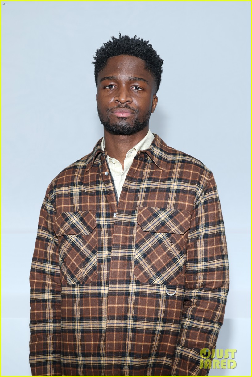 Emily Ratajkowski Caught Kissing Actor Stéphane Bak in Paris!: Photo ...