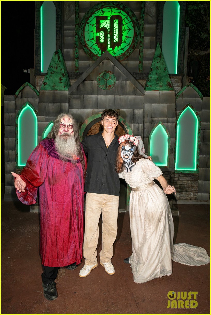 Sarah Michelle Gellar & Freddie Prinze Jr. Celebrate 50 Years Of ...