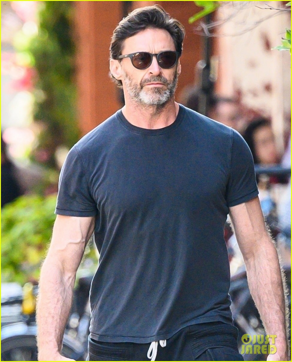 Hugh Jackman Spends the Afternoon Shopping in NYC: Photo 4978860 | Hugh ...