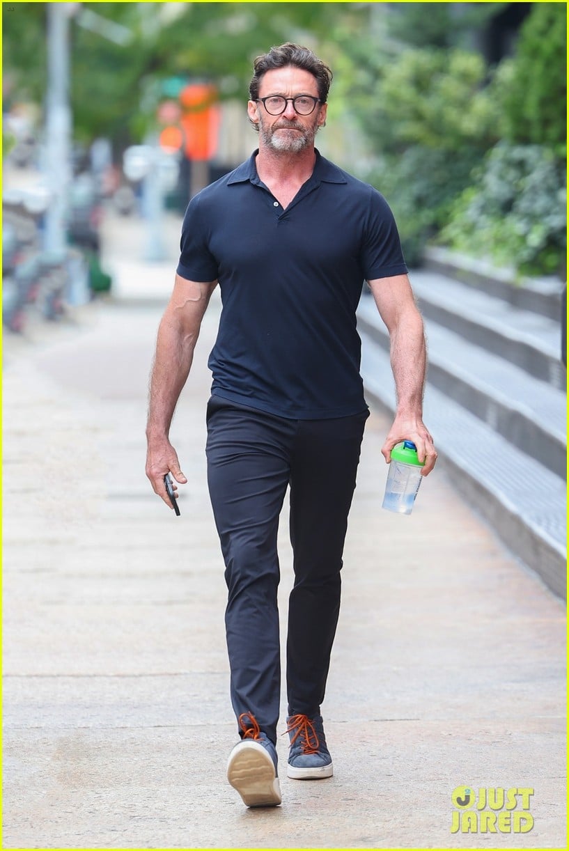 Hugh Jackman Spends the Afternoon Shopping in NYC: Photo 4978861 | Hugh ...