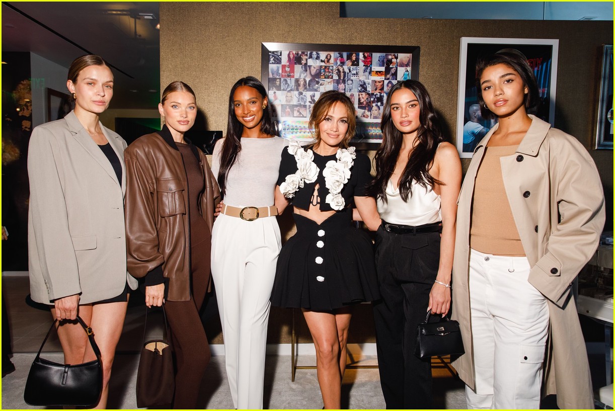 Jennifer Lopez Celebrates the Launch of Her New Intimissimi Collection ...