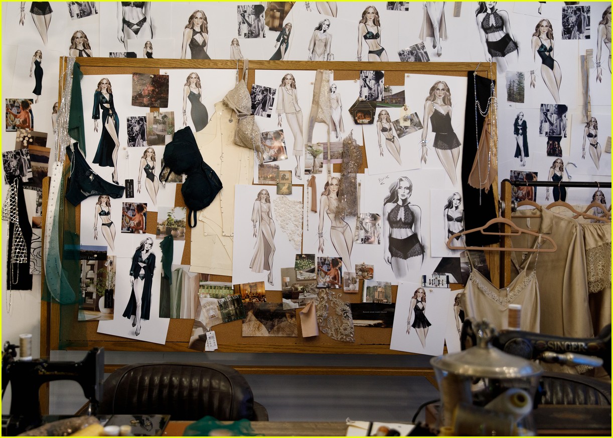 Jennifer Lopez Celebrates the Launch of Her New Intimissimi Collection ...