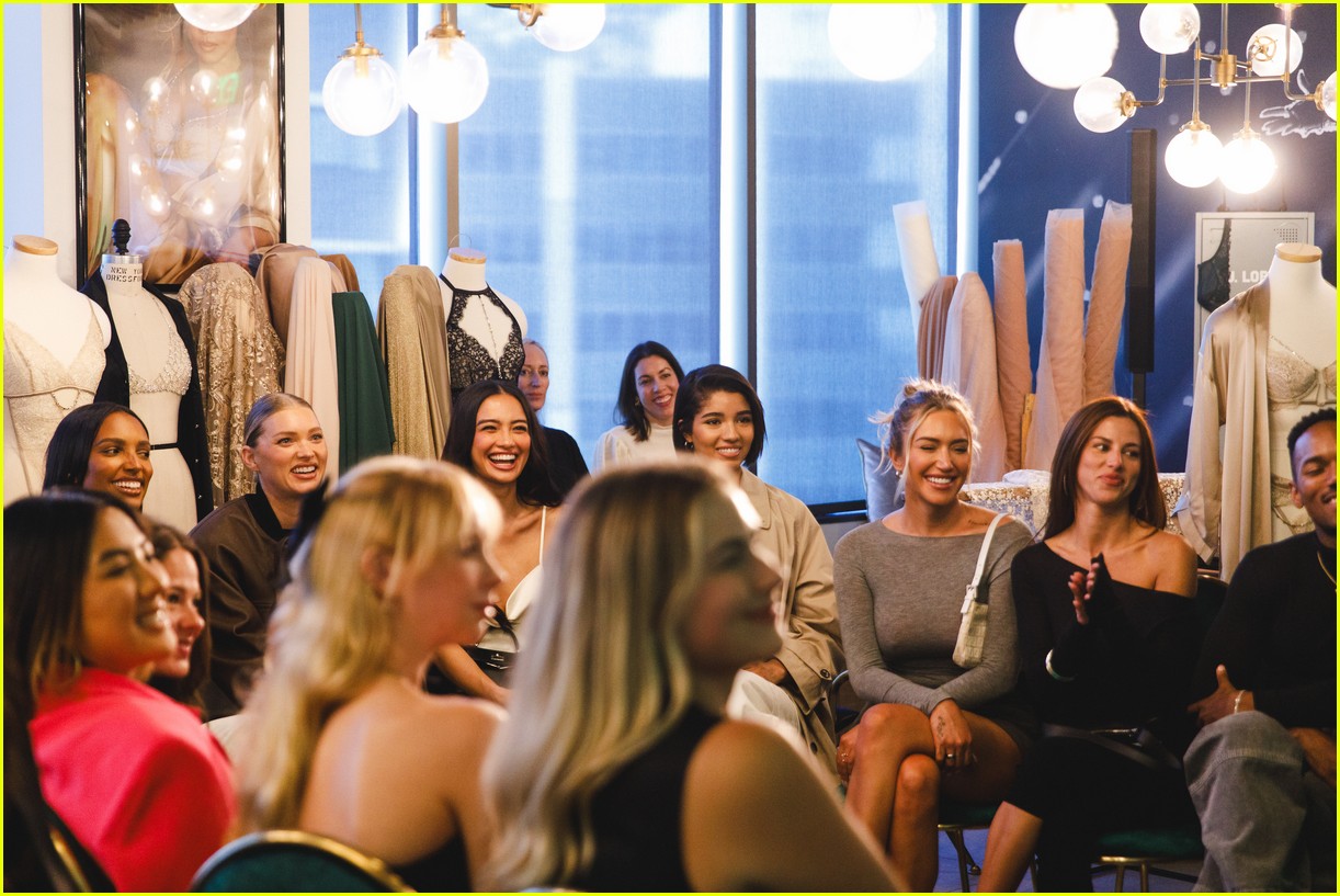 Jennifer Lopez Celebrates the Launch of Her New Intimissimi Collection ...